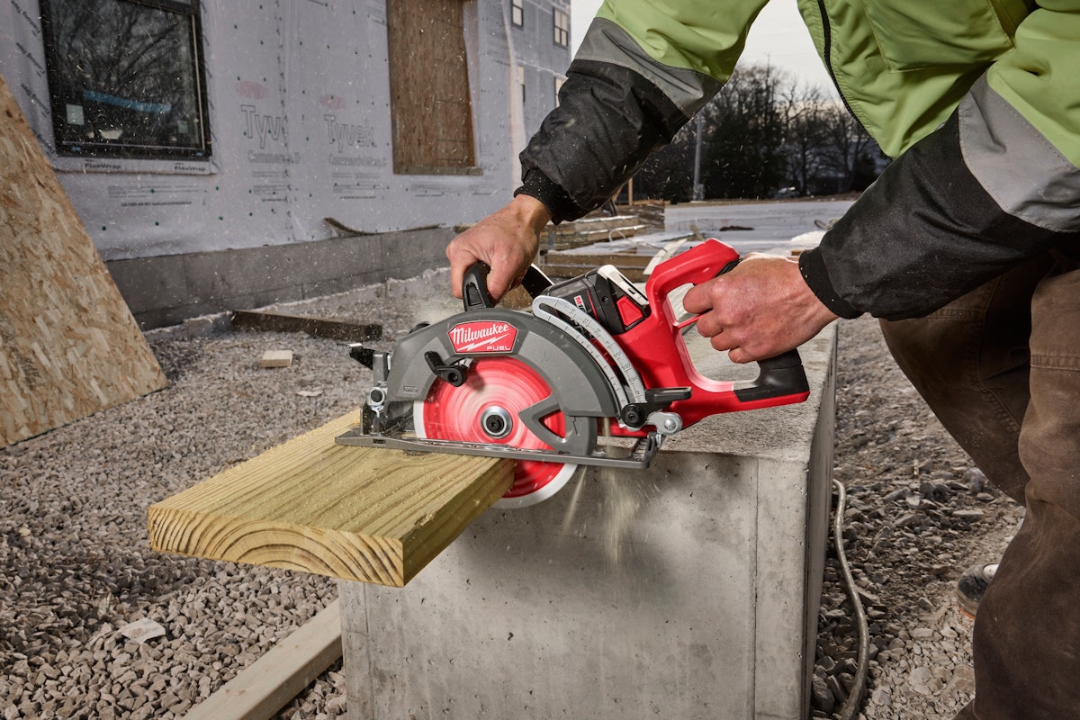 Milwaukee Tool Introduces M18 FUEL 7-1/4 in. Rear Handle Circular Saw ...