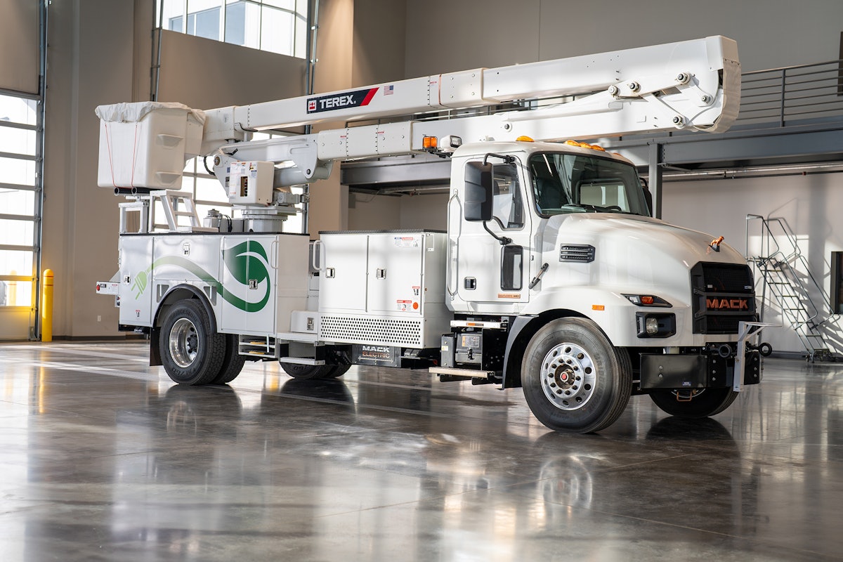 Terex Utilities Launches New Zero-Emissions Bucket Truck From: Terex ...