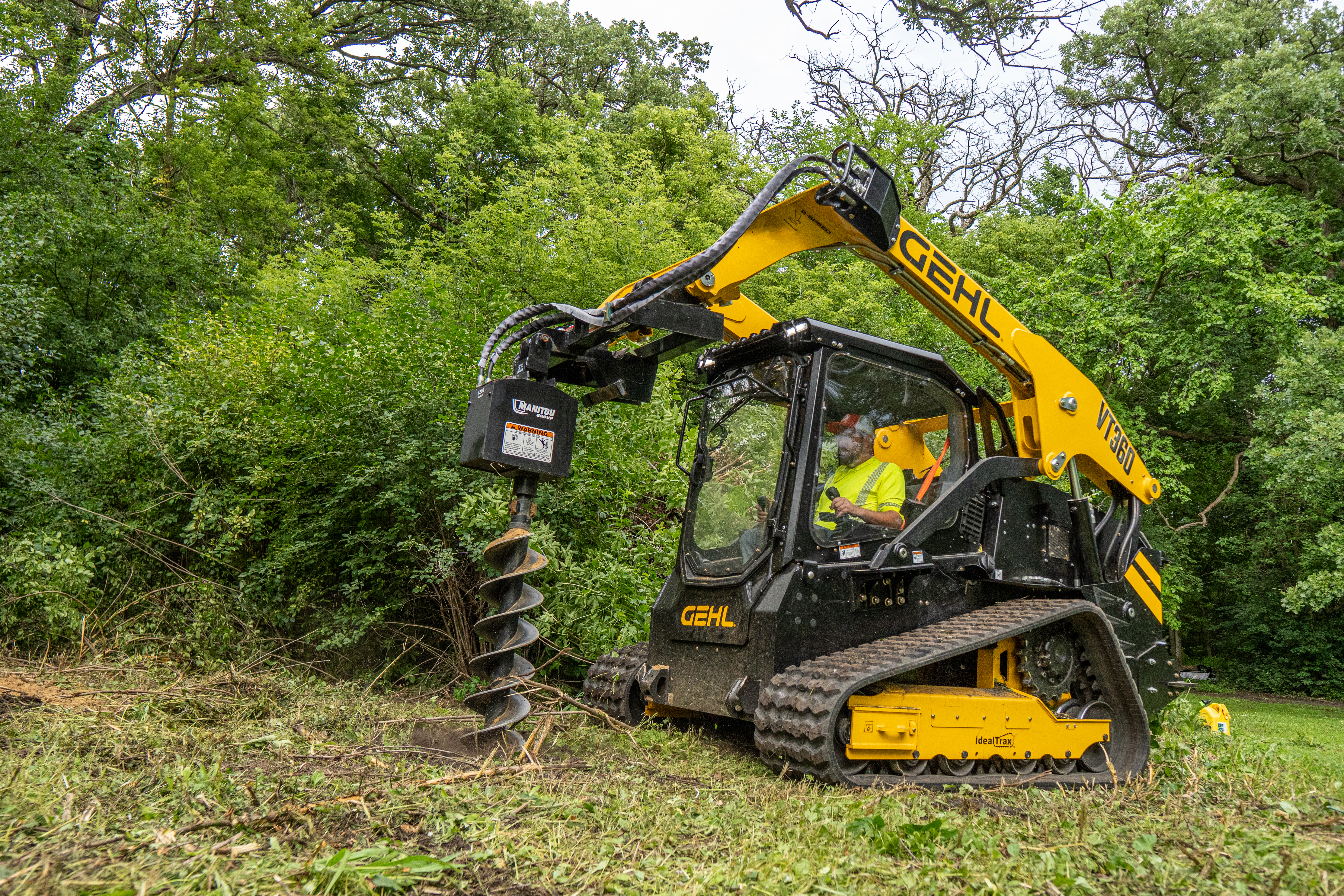 GEHL Launches Five New Large-Frame Skid Steers and Compact Track ...